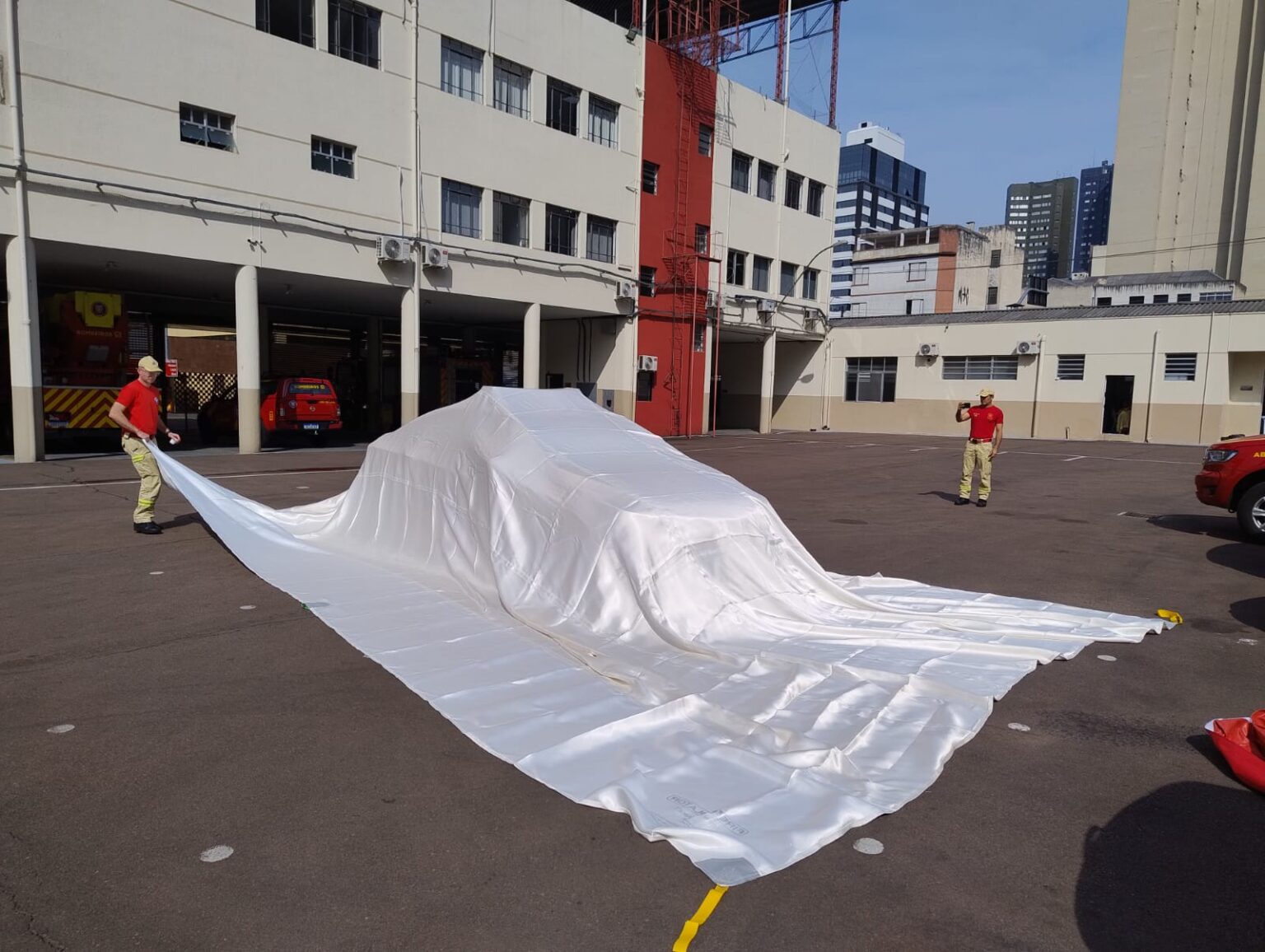 Manta ignífuga para vehículos eléctricos